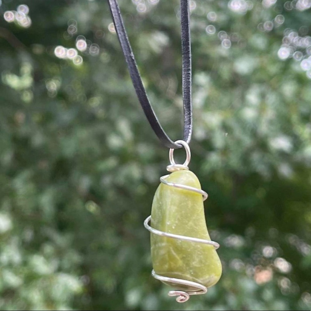 Serpentine Crystal Necklace - Gem